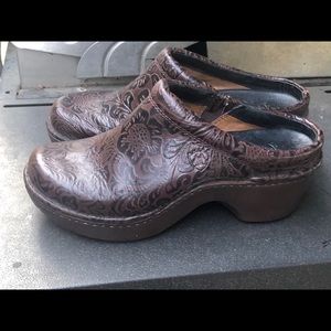 Ariat | Shoes | Ariat Brown Leather Slides Womens Clogs Size 65 | Poshmark